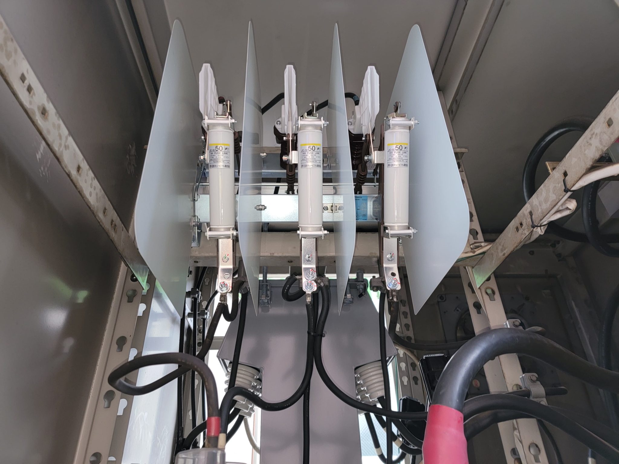 LBS交換作業 | 株式会社Forest